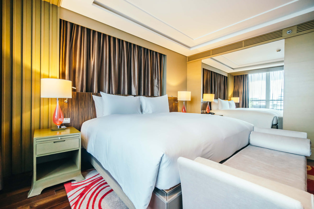 Top 8 Silk Products for Your Bedroom – Luxeport